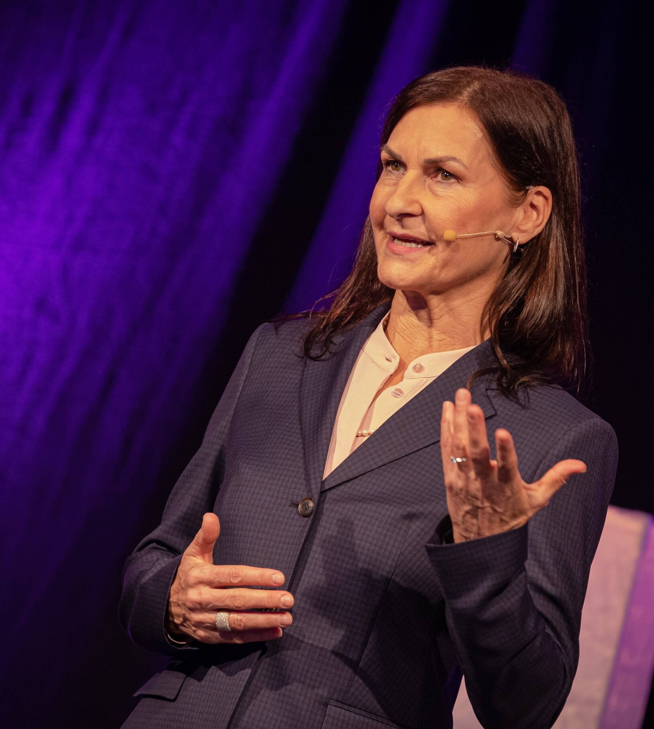 Ava Hauser - Expertin für starke Persönlichkeit & Highperformance als ...